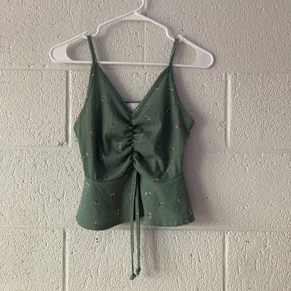 Olivia Rae | Tops | Livi By Olivia Rae Green Floral Cinch Crop Tank Top ...